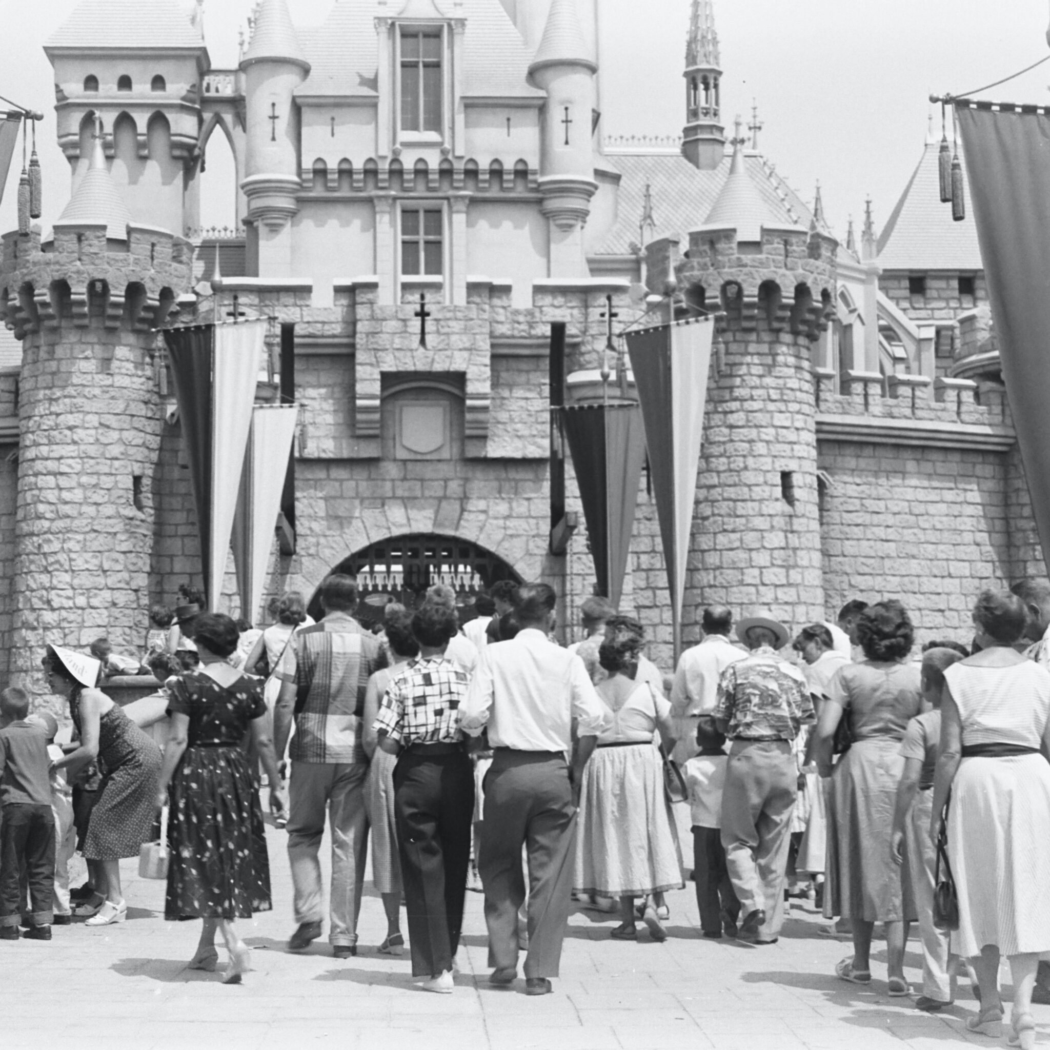 The Realists Take: Vintage Disneyland, A Look Back at the Magic of 60s ...